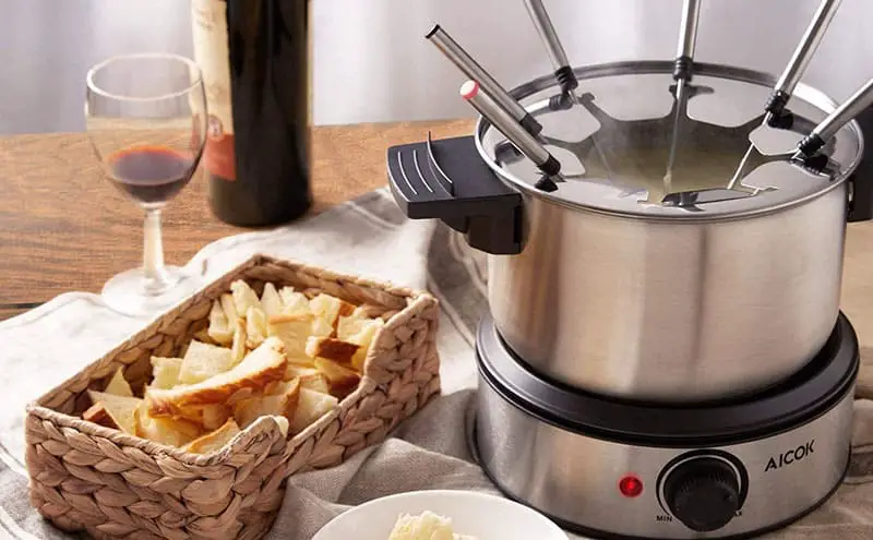 🥇Best Electric Fondue Pot - Buyer’s Guide - Kitchengeek.com